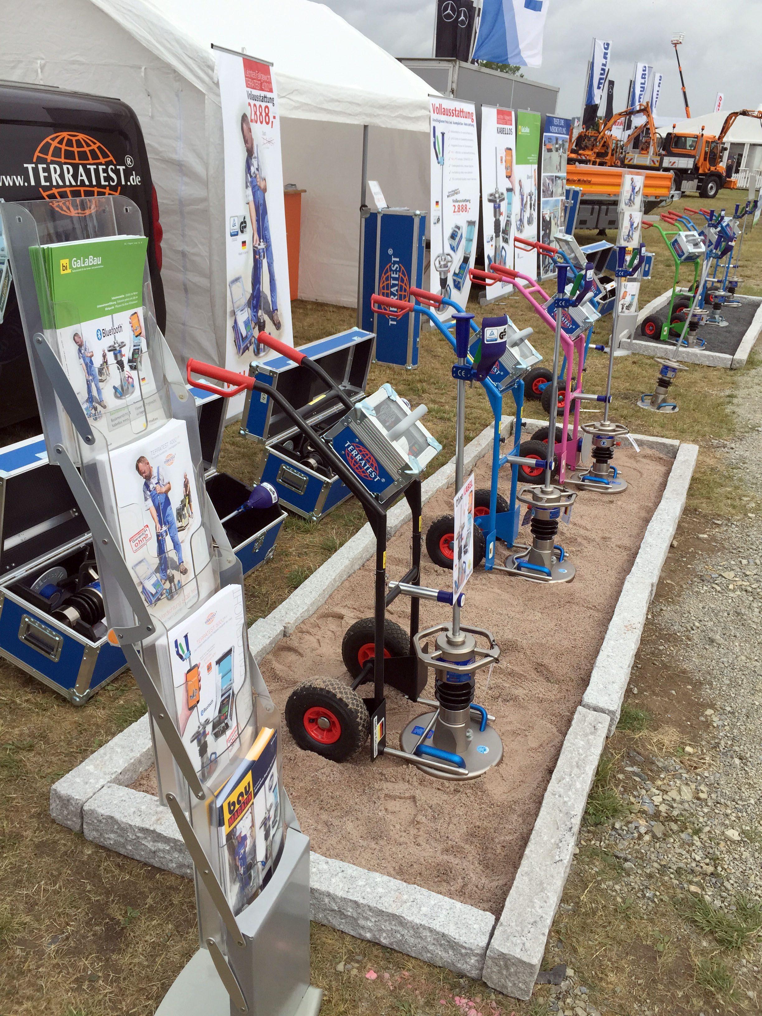 Dynamischer Lastplattendruckversuch auf Demopark | Terratest Leichtes ...