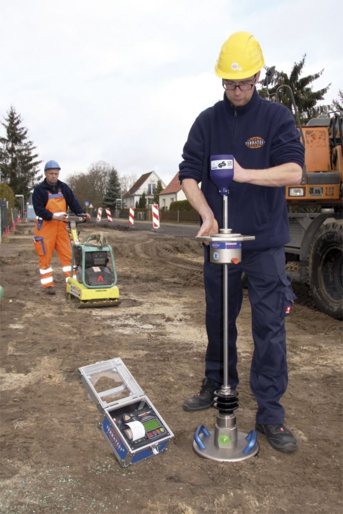 Mittelschweres Fallgewichtsgerät | TERRATEST GmbH